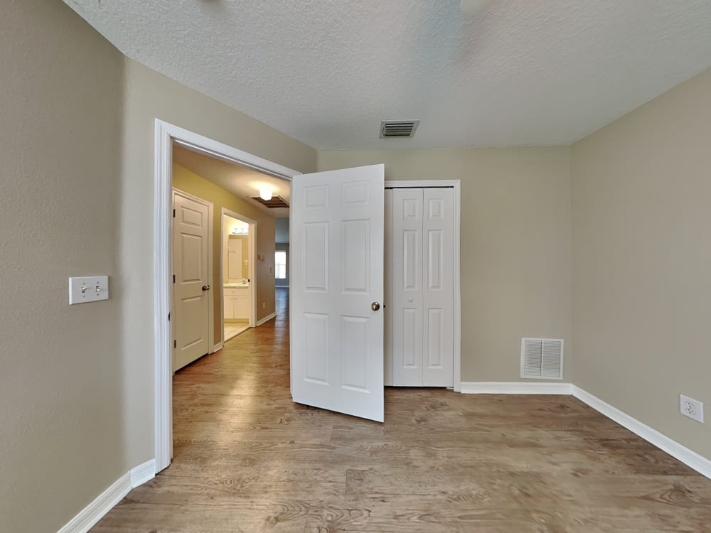 1763 Meadow Oak Ln, Tarpon Springs, FL, 34689 | Invitation Homes