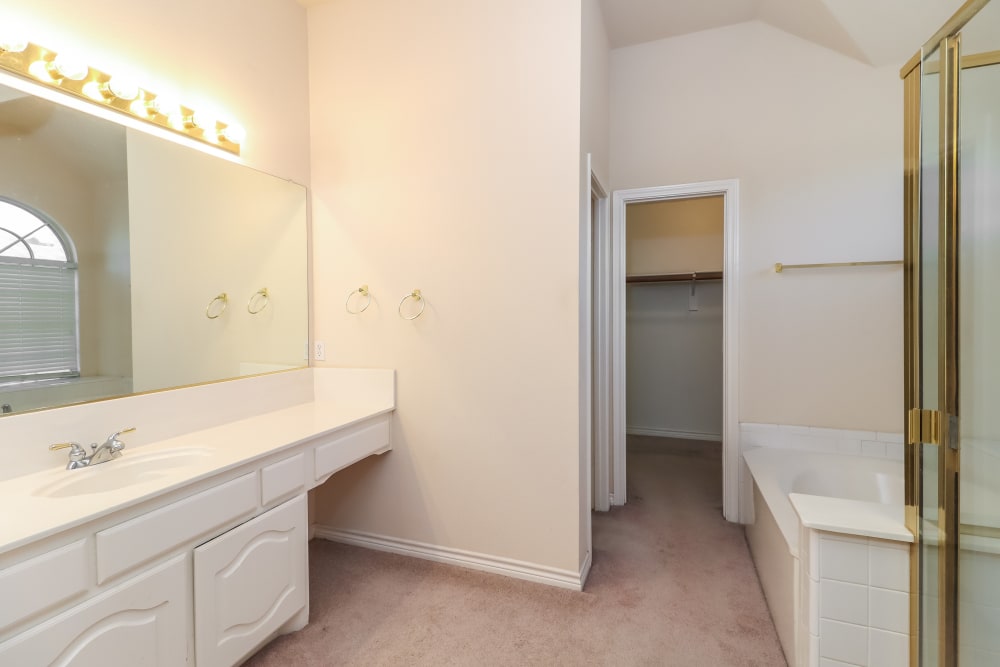 5909 Portridge Dr, Fort Worth, TX, 76135 | Invitation Homes