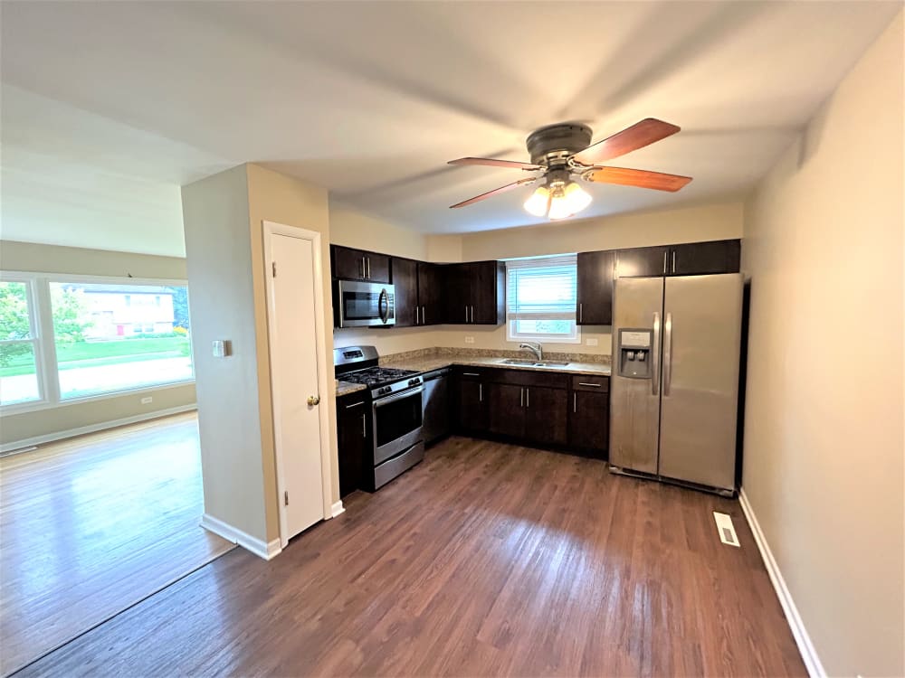 5924 Stuart Ln, Oak Forest, IL, 60452 | Invitation Homes