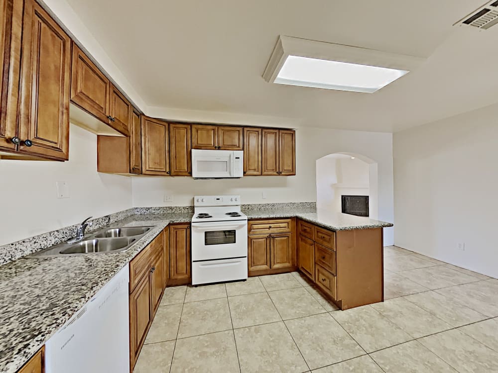 6118 W Hollyhock Dr, Phoenix, AZ, 85033 | Invitation Homes