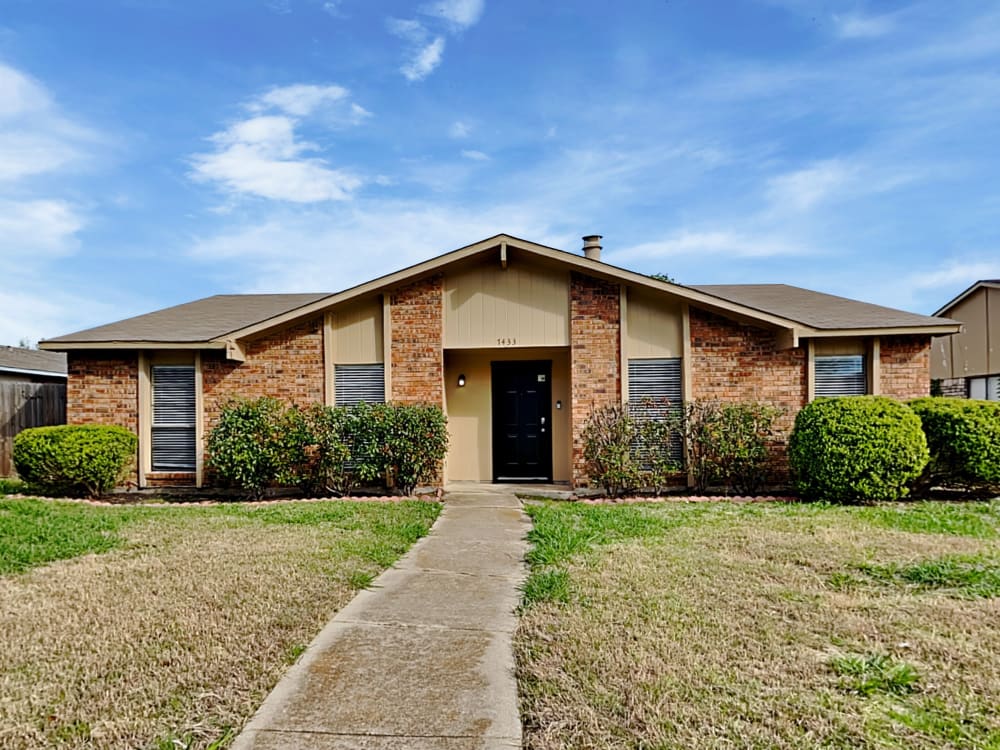 7433 Emory Oak Ln, Dallas, TX, 75249 | Invitation Homes