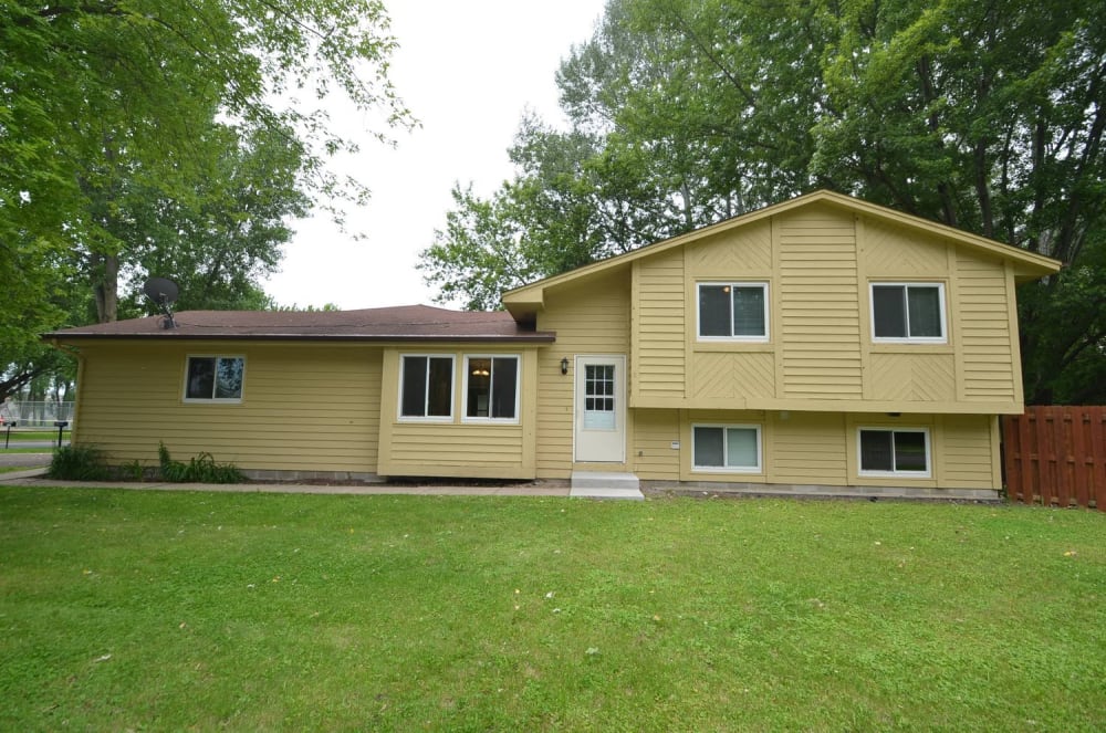 813 Berwood Ave, Vadnais Heights, MN, 55127 | Invitation Homes