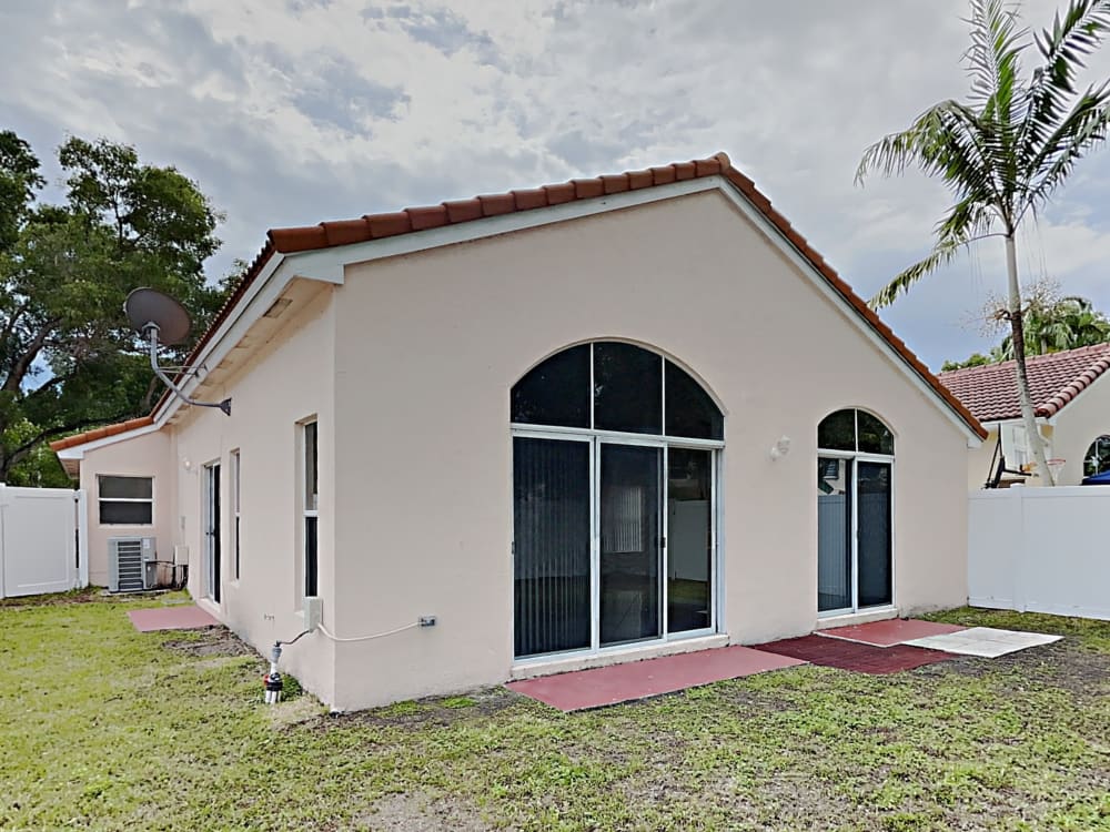 957 Azure Ln, Weston, FL, 33326 | Invitation Homes